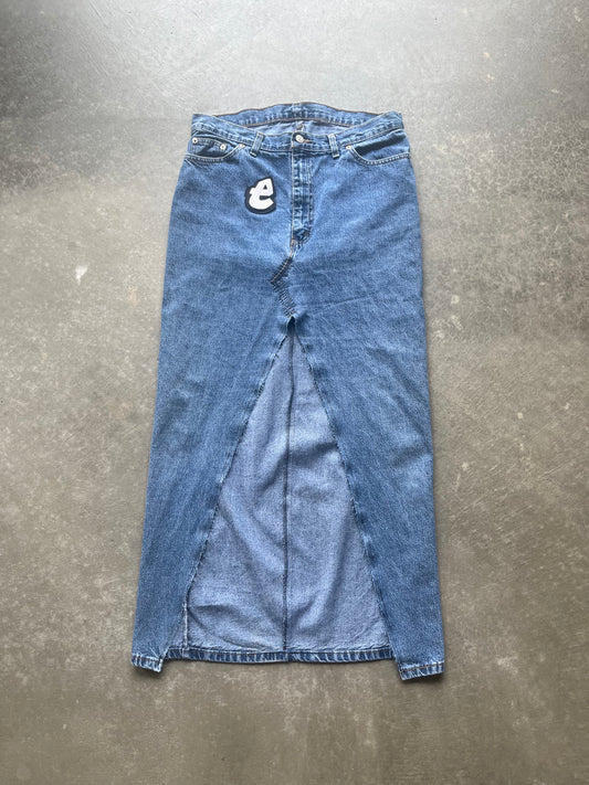 E for Enything. Artwear.